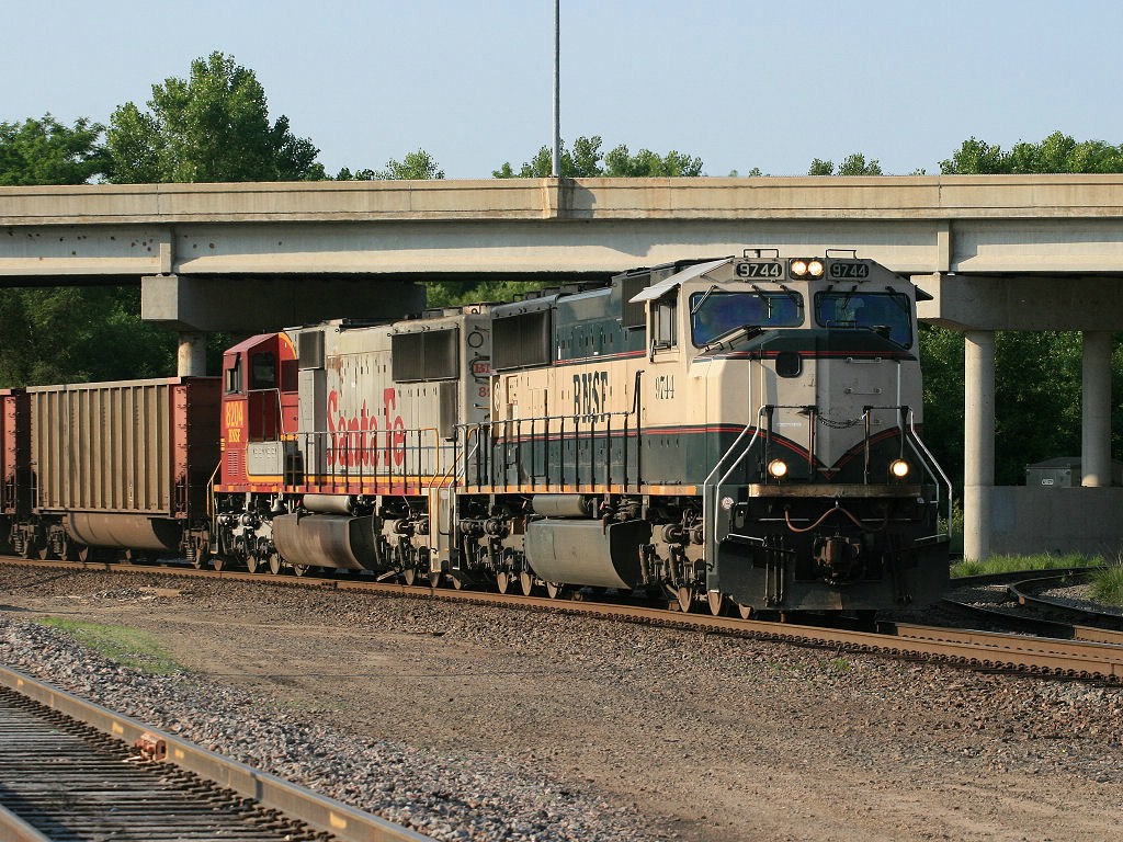 BNSF 9744